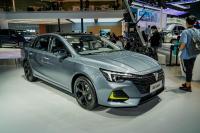 China Roewe I6 MAX Automotive Electricity Car 0.5 Hour Fast Charging for sale
