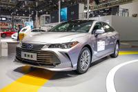 China Electric Rear Window 2023 Limited Flagship Style 2.5L 178PS L4 Toyota Avalon Hybrid Car E-CVT Deposit for sale