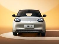 China Pure Electric Saic Wuling Bingo Ev Car 333km Range Flexible Connected Mini 4 Wheeler for sale