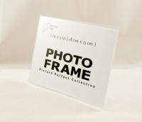 China Rectangle Acrylic Photo Display 8x10 Clear Acrylic Self Standing Frame for sale
