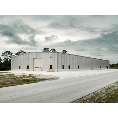 China Pre Engineered Steel Structure Construction Factory With Integrated Office 30m x 70m x 9m for sale
