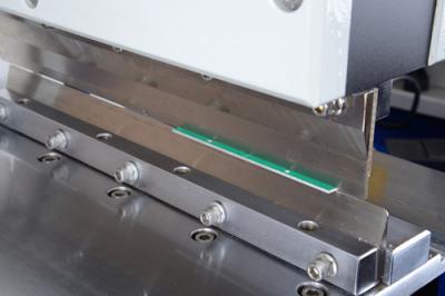 China Automatic LED Strip PCB Depaneling Machine / PCB Separation 400mm for sale