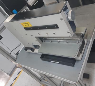 China Single Sided FR4 PCB Lead Cutting Machine Round Led PCB Board Cutter for sale