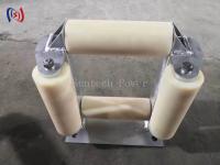China Heavy Duty Framed Cable Roller with Corrosion Resistant Galvanized Steel Frame and Multiple Nylon Rollers for sale