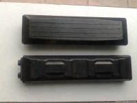 China 210LC-7 Excavator Parts Clip On Rubber Track Pad Track Plate 600mm for sale