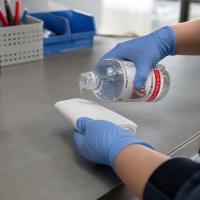 China 75% Medical Alcohol Disinfectant Liquid in a 500ml Capped Bottle for sale