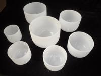 China 99.9% Pure Quartz Crystal Singing Bowls 8-14 Inch with Carrying Case and Suede Mallet for Chakra Healing for sale