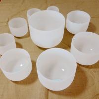 China Direct Manufacturer White Chakra Tuned Quartz Singing Bowl 8-14 inch with Carrying Case for sale