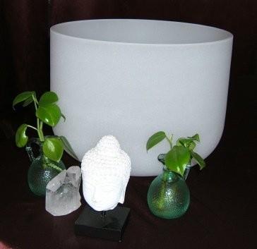 China 99.9% Pure Quartz Crystal Singing Bowls 6-24 Inch for Sound Therapy Healing for sale