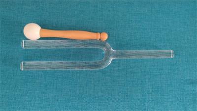 China Crystal Tuning Fork Manufacture High Temperature Resistance 440Hz Precision Tuning for sale