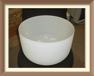 China Classic Frosted Quartz Singing Bowl 6-24 Inch with Mallet and O-Rings for Sound Therapy Healing for sale