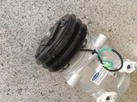 China Carrier original compressor 24V KP32 parts number 2B pulley Model 18-10190-99SL for sale