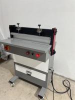 China Semi Automatic Paper Punching Machine with Replaceable Punching Dies and Standard Wire Closing Molds for Binding Applications for sale