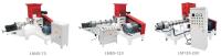 China Motor Type Fish Feed Extruder 220V Chromium Alloy Steel Dry Way Floating for sale