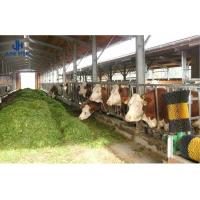 China Prefabricated Steel Cow Milk Farm House with Sandwich Panel Roofing and Rolling Door for sale