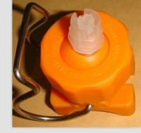 China Adjustable Ball Clamp Nozzle Clamp Eyelet Clip Spray Nozzle for Water Spraying in Yellow for sale