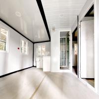 China 20ft Expandable Container Home with Balcony - Grade 11 Wind Resistance & 50mm Insulation Panels for sale