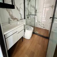 China Stable Expandable Container House Prefab Portable House Available in 20FT 40FT Modular Design for sale