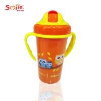 China Safety Infant Sippy Cup BPA Free Plastic Silicone Baby Cups With Handle for sale