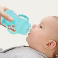 China Anti Drop Glass Feeding Bottle Hand Free With Protective Silicone Sleeve for sale