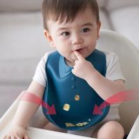 China Easily Clean Waterproof Infant Bibs Custom Silicone Bandana Bibs for sale