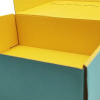 China Full Color Printed Kraft Paper Corrugated Packaging Box For Shipping Clothing for sale