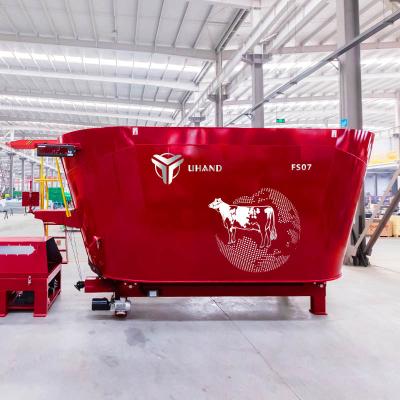China 7m³  Single Auger Vertical Stationary TMR Mixer For Medium dairy or beef cattle Farms for sale