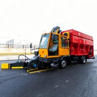 China UHAND FC-10 10 m³ Capacity Autonomous Feed Collection Machine with Rotary Auger Pickup and Bilateral Hydraulic Re-Spreading for sale
