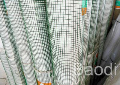 China PVC Coated Welded Wire Mesh Roll 30m Length Square Grid Green Garden Fencing for sale