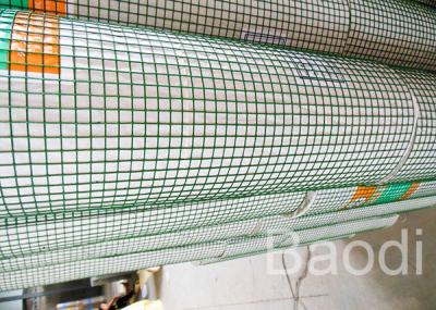 China Green PVC Coated Welded Wire Mesh Roll 16 Gauge 1/2 Inch Opening Poultry Fencing for sale