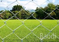 China Carbon Steel Galvanized Chain Link Mesh Fence Diamond Pattern With Metal Round Post for sale