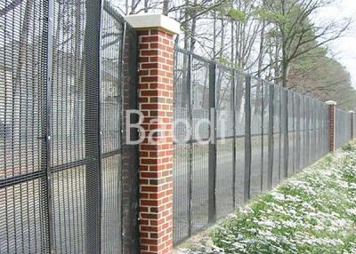 China Welded Steel Anti Climb Mesh Fence 358 Mesh 4mm Wire 76.2x12.7mm Spacing for sale