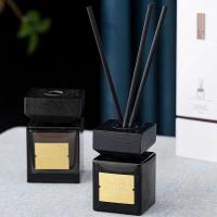 China Black Glass Bottle With Wooden Lid DPMA Aroma Reed Diffuser And Oil 100ml for sale