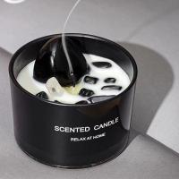 China Eco Friendly 65g Soy Wax With Stone Candles Amber Glass Candle for sale