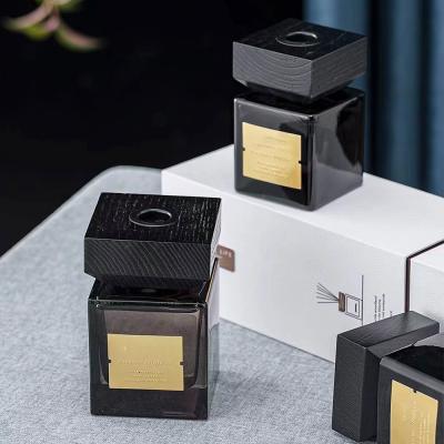 China Luxury Fragrance Oil Black Glass Bottle Reed Diffuser 100ml for sale