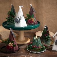 China Aroma Home Custom Christmas Tree Candles New Design 140g 23 Hours Burning Time for sale