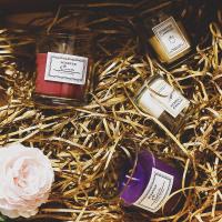 China AROMA HOME Luxury Private Label Custom Aromatherapy Nordic Ins Fragrance Scented Soy Wax Clear Jar Candles With Gift Box for sale