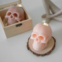 China Halloween Creative Home Decor Soy Wax Handmade Skull Scented Candles for sale