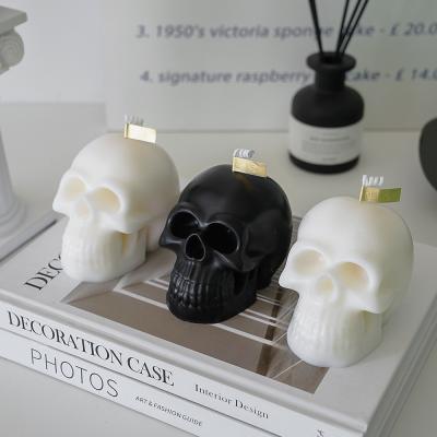 China Wholesale Halloween Home Decor Fragrance Private Label Novelty Skull Shaped Soy Wax Scented Craft Candle for sale