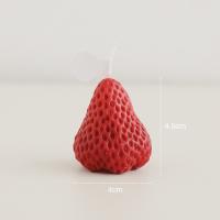 China Red Pink Strawberries Soy Wax Carved Candle Aromatic Home Scented Handmad for sale