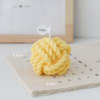 China Custom Private Label Mini Fancy White Scented Soy Candle Scentscrew Organic Candle for sale