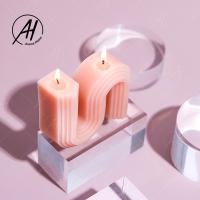 China Low Price Natural Vegan Luxury Aromatherapy Soy wax S Shape Scented Candle for Wedding for sale
