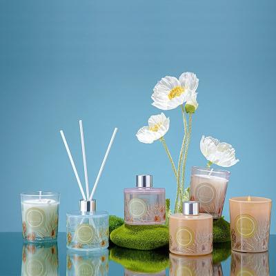 China Wedding Party Colorful Pinecone Reed Diffuser Scented Candle Jar Gift Set 60g 50ml for sale