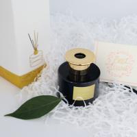 China Aroma Reed Diffuser 100ml Black Bottle Luxury Gift Set With Gold Lid for sale