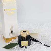 China Aroma Reed Diffuser 100ml Black Bottle Luxury Gift Set With Gold Lid for sale