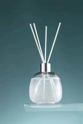 China Custom White Aroma Reed Diffuser Gift Set 200ml Cocodor Flower Bamboo for sale