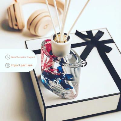 China Room Perfume Aroma Reed Diffuser 100ml With Dried Flowers Decoration for sale