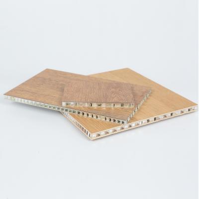 China Lightweight HPL Honeycomb Panel for High-Speed Railway Interiors - 10mm to 25mm Thickness, 1220×2440mm Size for sale