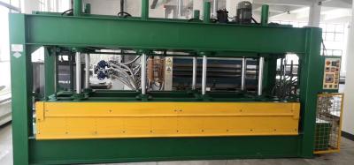 China Oil Heating Compound Hot Press Machine 100T for Honeycomb Panel Making 2440x1220mm for sale