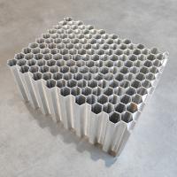 China Two Piece Adhesive Type Aluminum Honeycomb Core for Deformable Crash Test Barriers 10mm to 50mm for sale